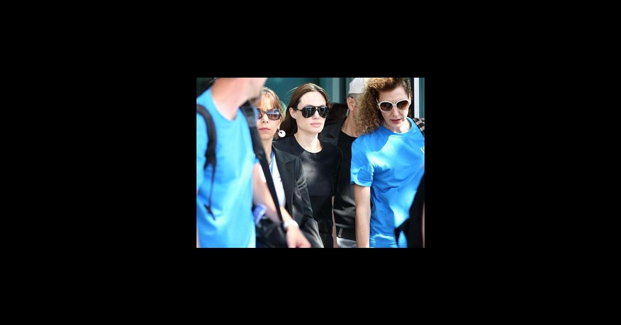 PHOTOS - Angelina Jolie engagée et déterminée pour porter secours aux ... PHOTOS - Angelina Jolie engagée et déterminée pour porter secours aux ...