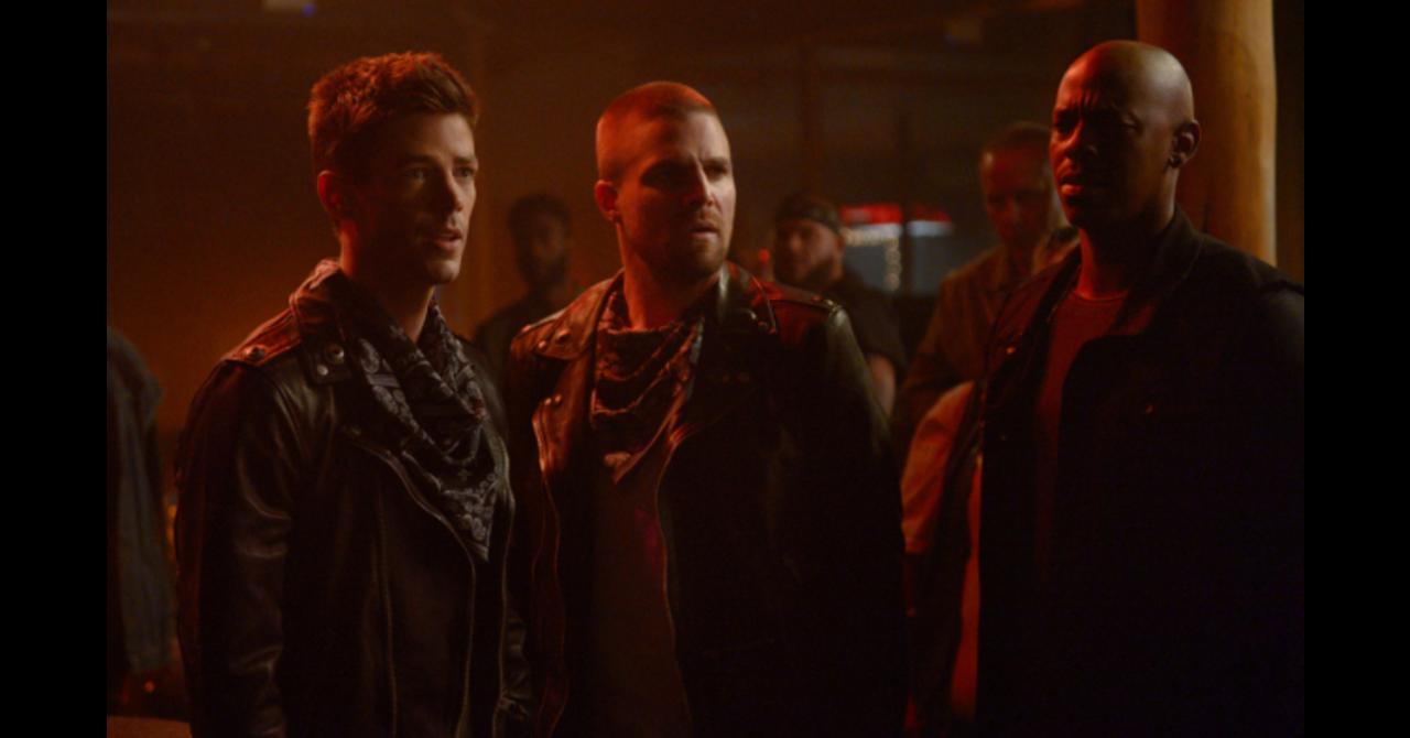 15 photos étranges pour le crossover "Elseworlds" du ArrowVerse ...